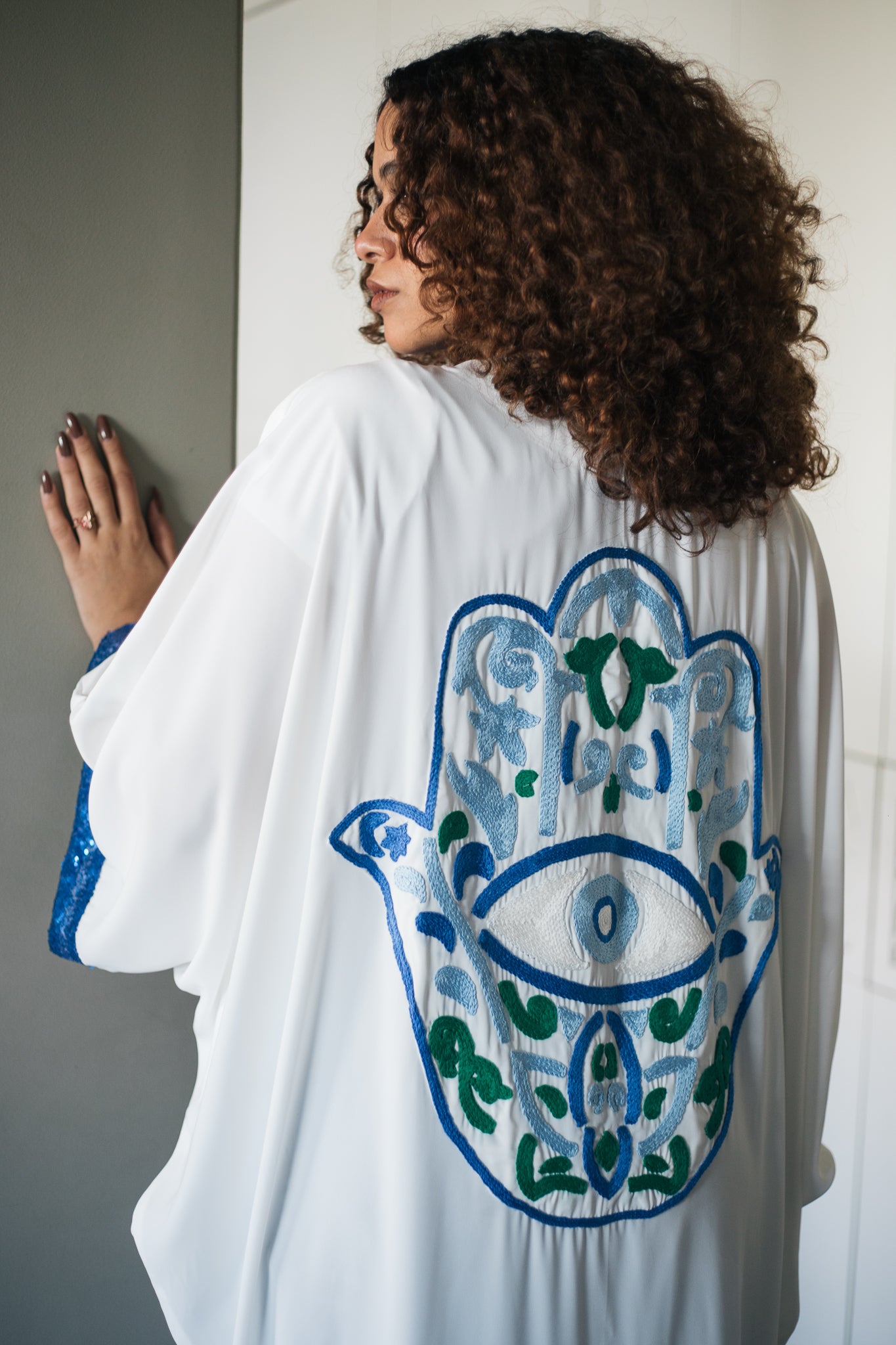 Embrace the Culture with this Kaftan Featuring the Timeless Kaf Design ...